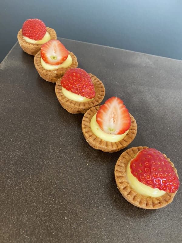 Dolci mignon – Pasticcini per Buffet estivo laurea cresima comunione ...